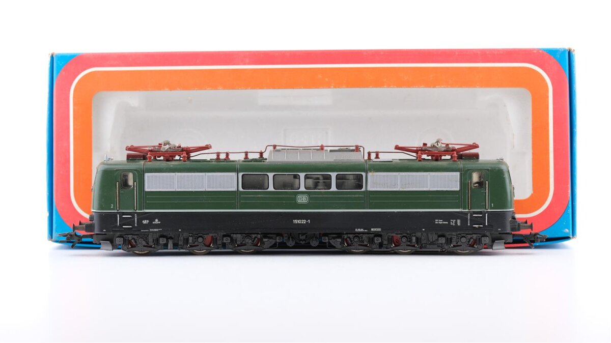 Märklin H0 3057 Elektrische Lokomotive BR 151 der DB Wechselstrom Ana, 173,99
